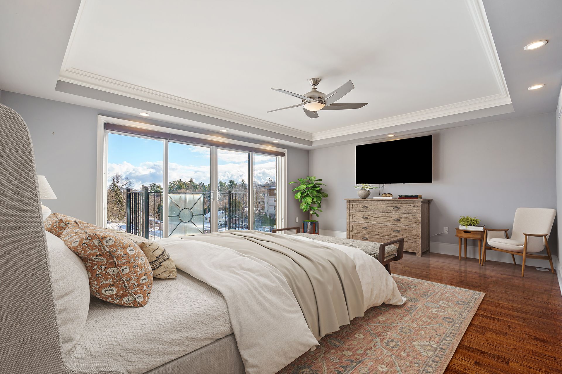 Freehold Executive Townhome Steps from the Lake