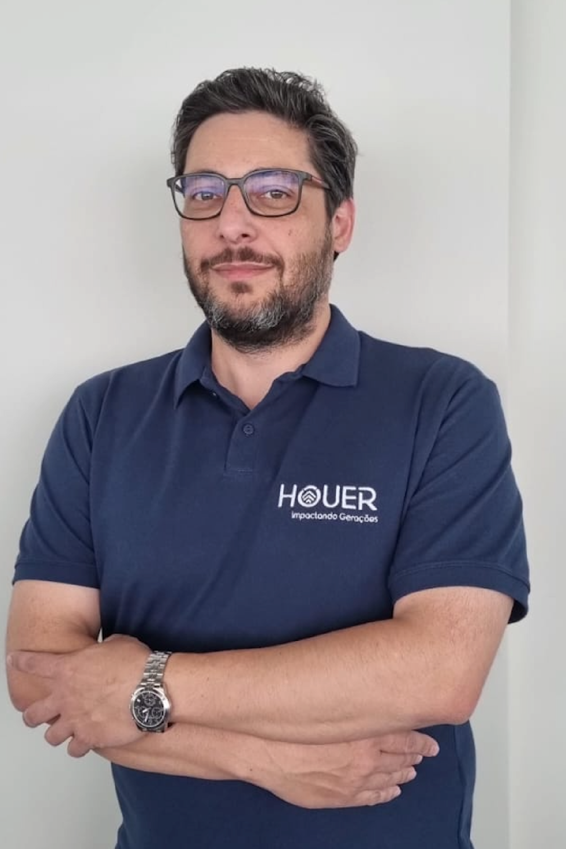 Houer - Impactando Gerações