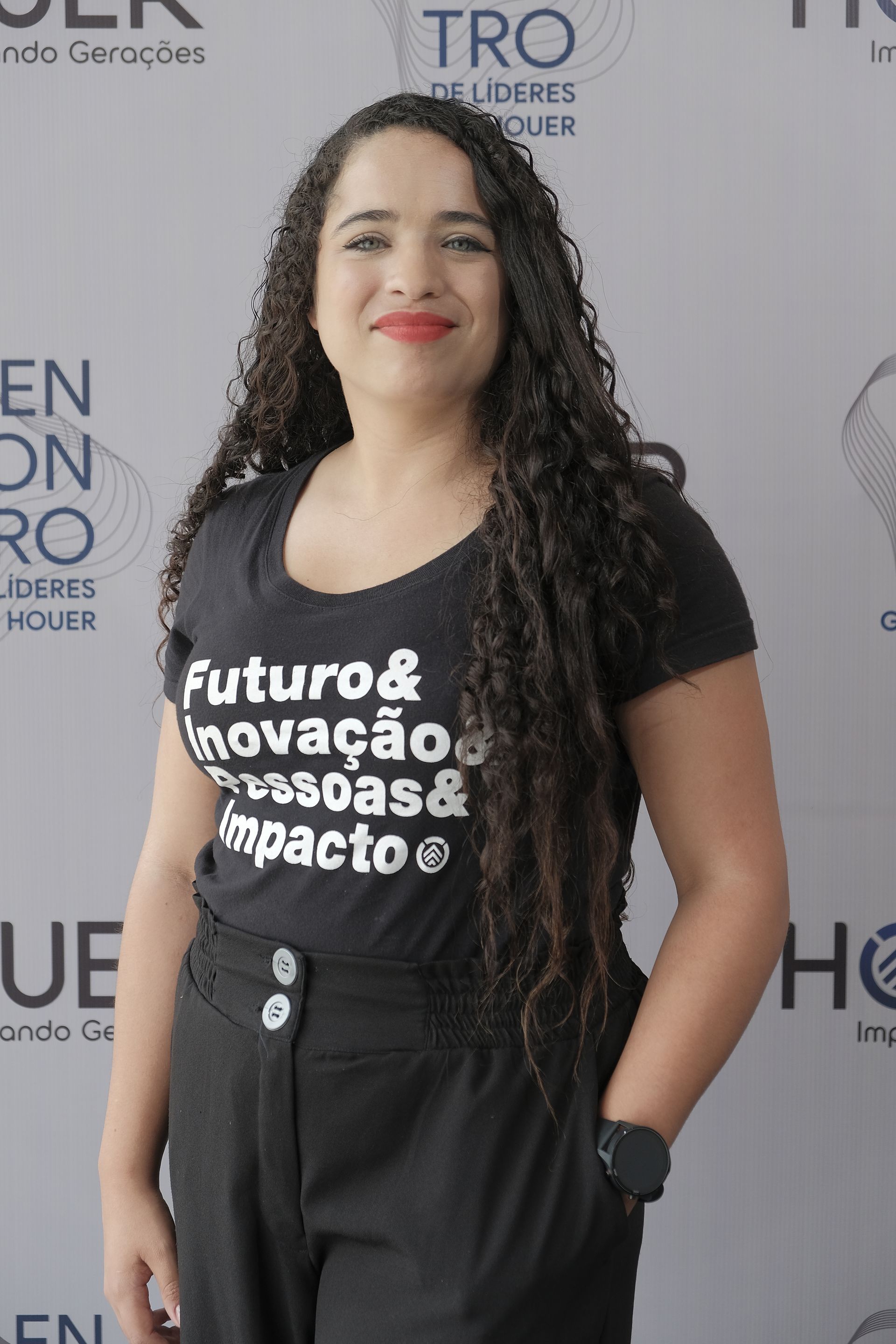 Houer - Impactando Gerações