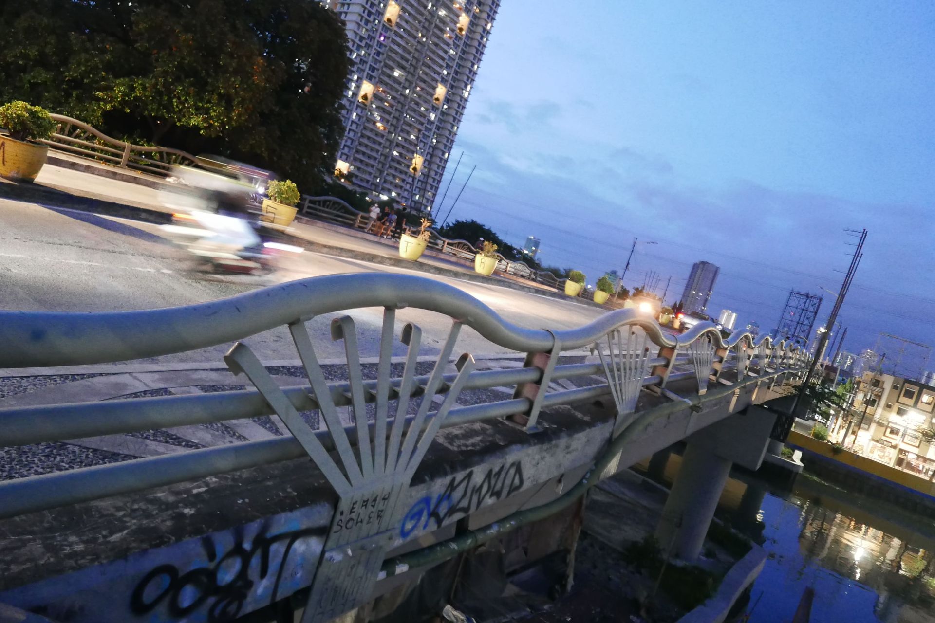Makati-Mandaluyong Bridge