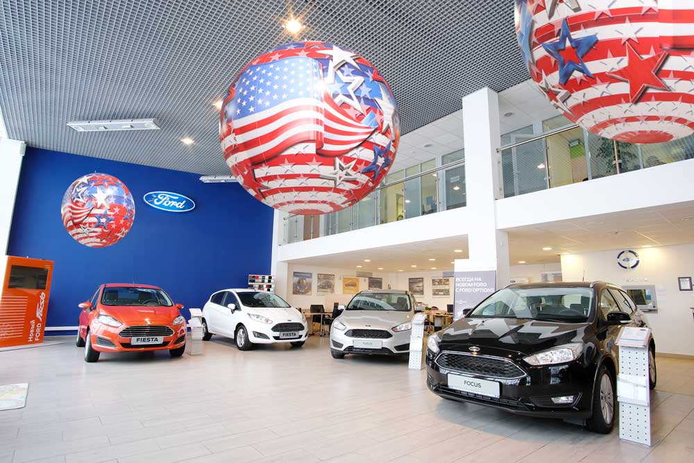 Showroom Displays | Car Dealership Balloon Decor