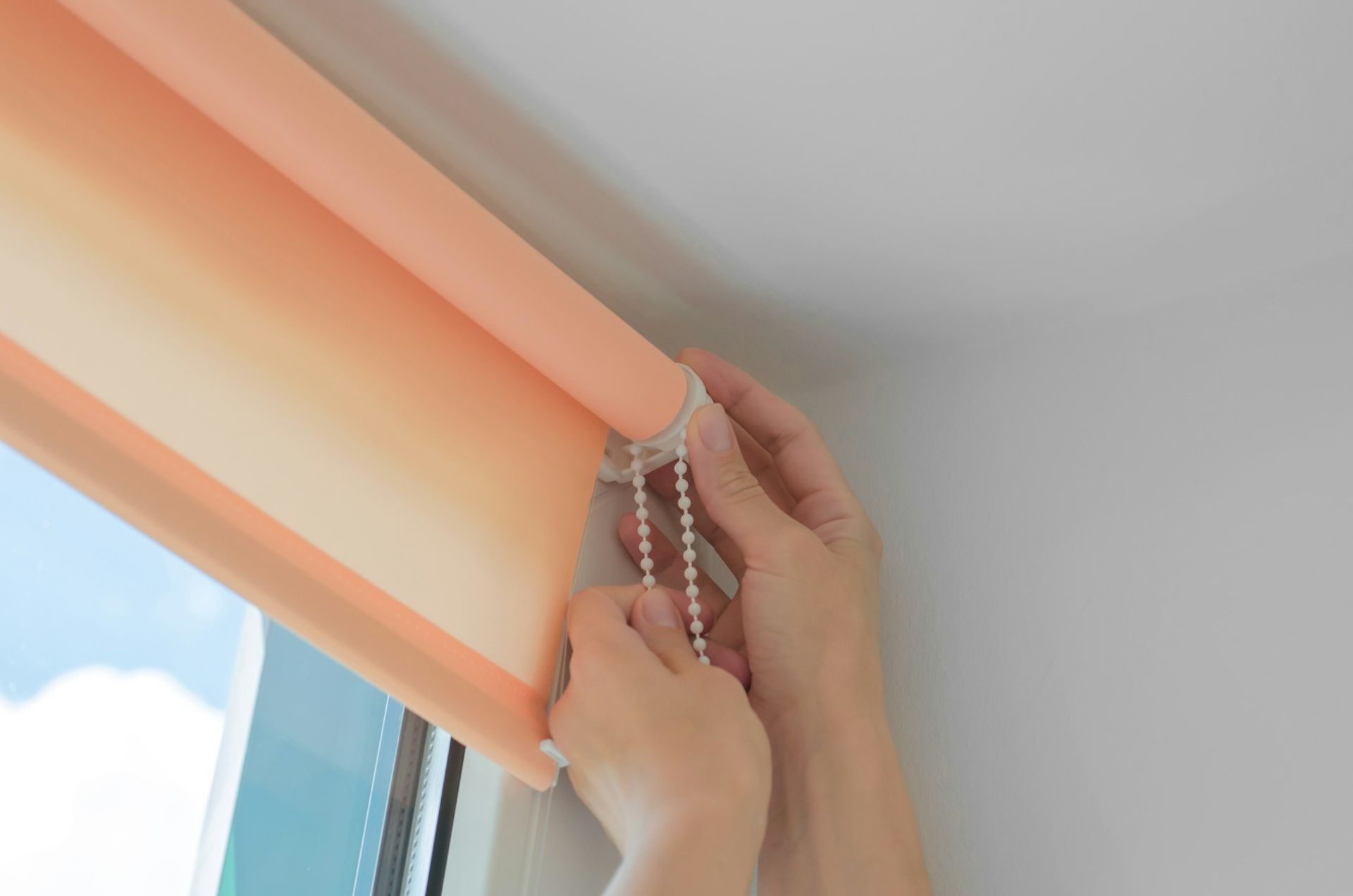 How to Take Blinds Off the Window