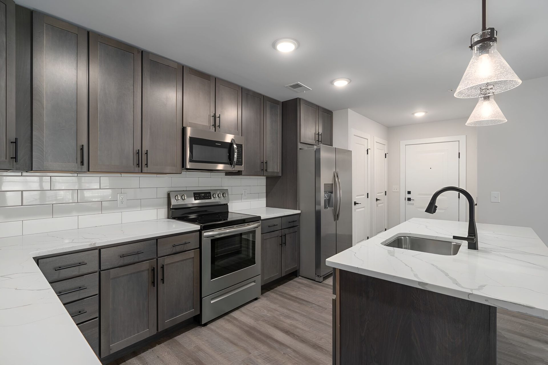 Photo Gallery | Luxury Living at HH Bath View Apartments