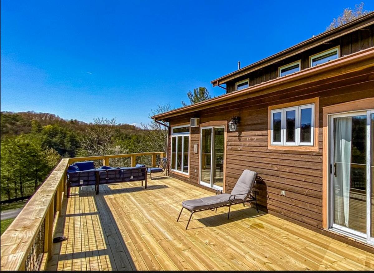 Manor House Cabin | Red River Gorge Getaway