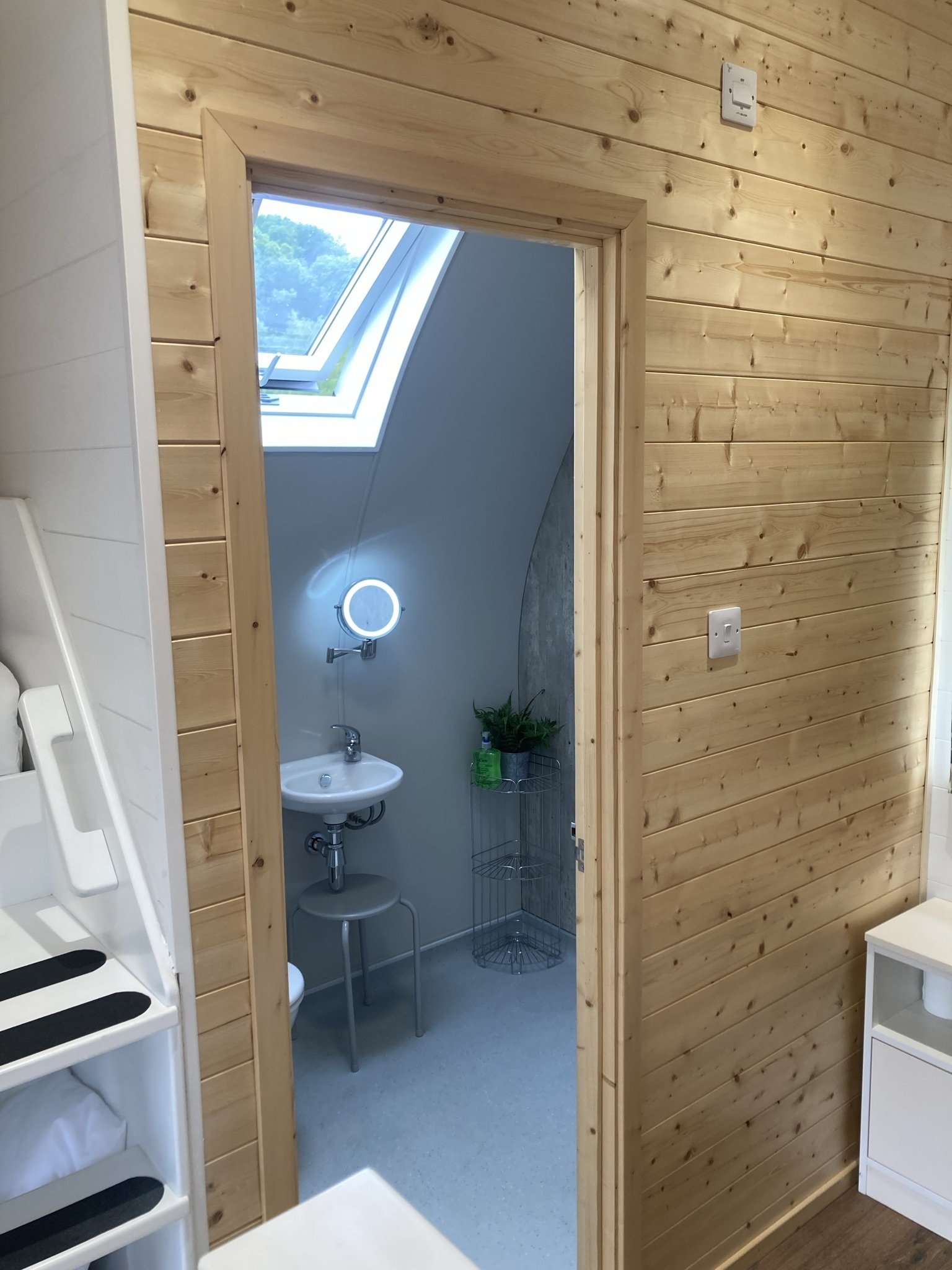 Glamping Pods | Buckholt House Farm Glamping