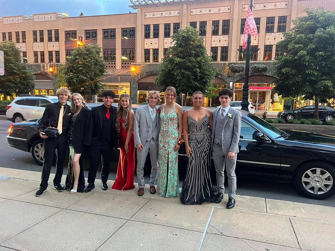 Gallery | Great White Limo | Kansas City, Saint Joseph, MO & Overland ...