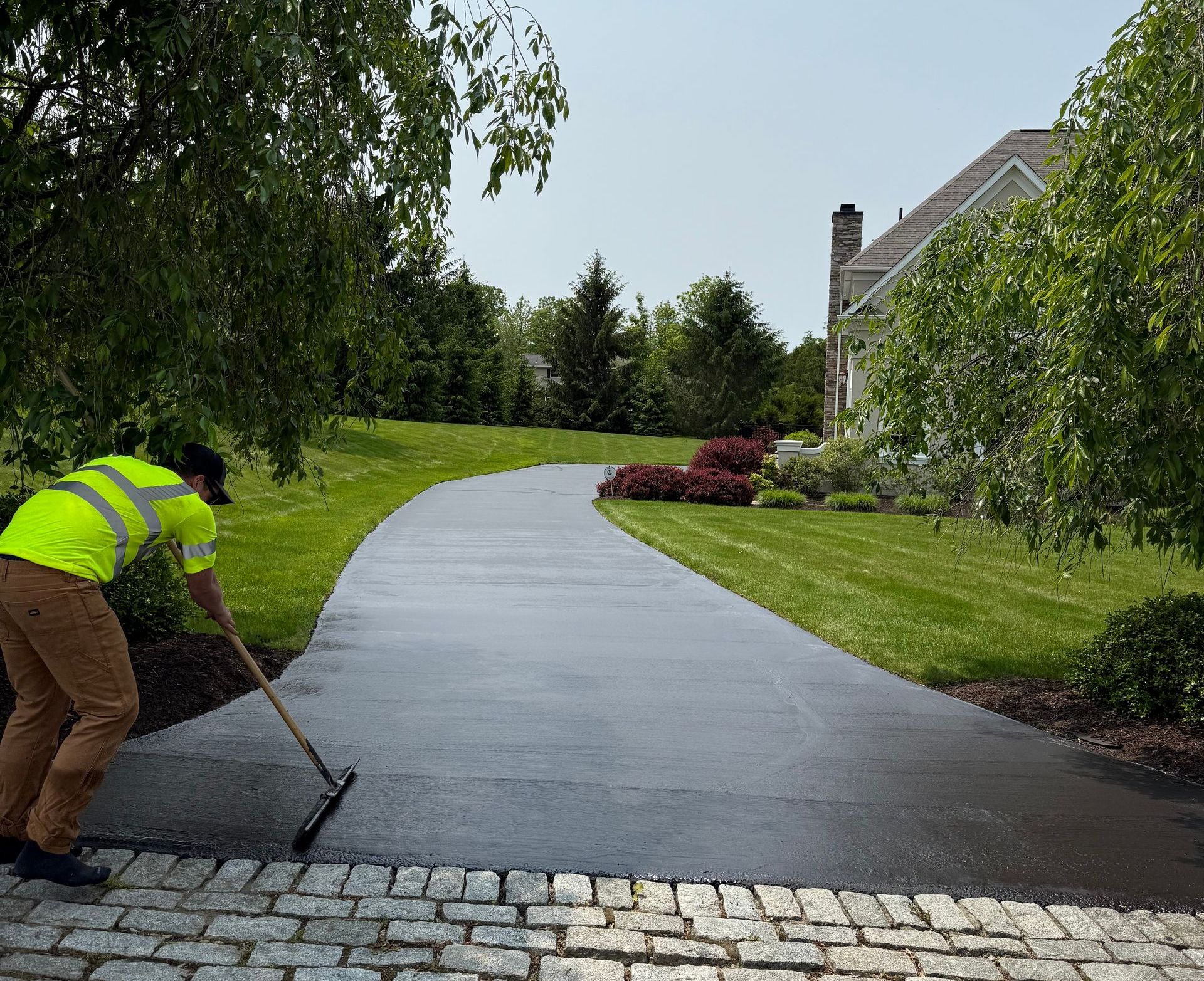 Sealcoating in Olyphant, PA | BlackMagic SealCoating