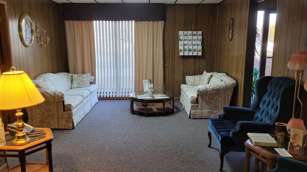 Virtual Tour | Roberts & Hart Funeral Home