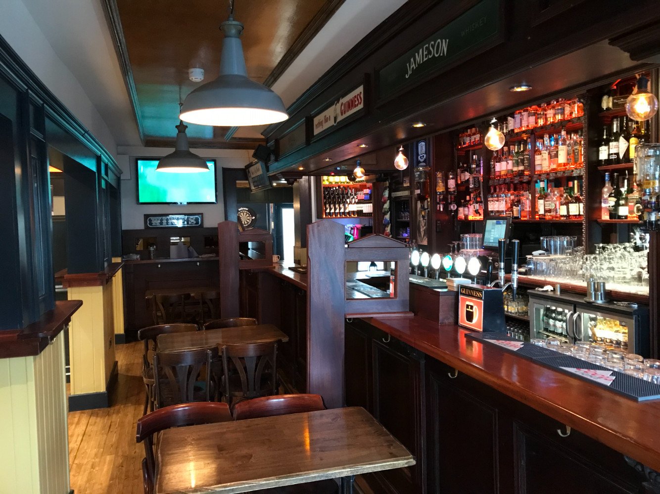 Restaurant & Bar | The Sliding Rock Bar