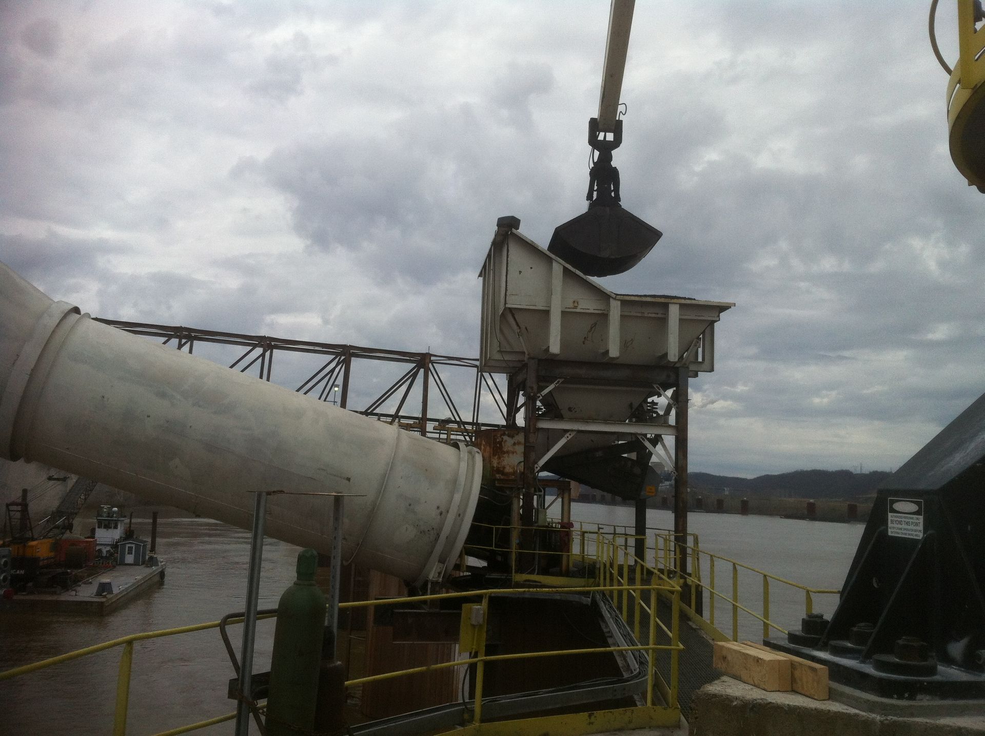 River Barge Loading / Unloading Winch Positioning System Controls