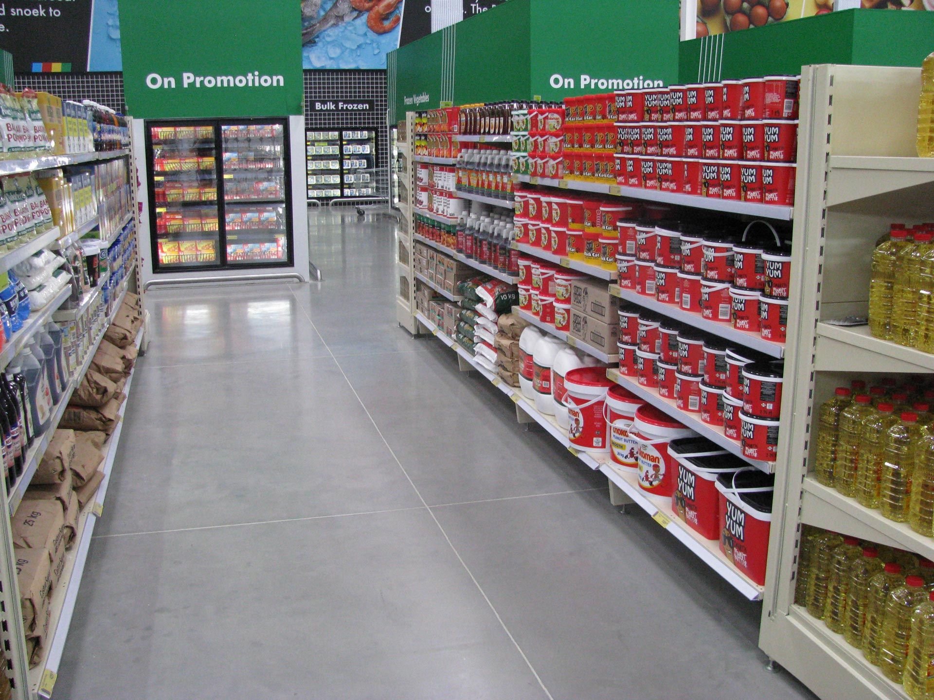 Gondola Shelving: Versatile Solutions for Storage