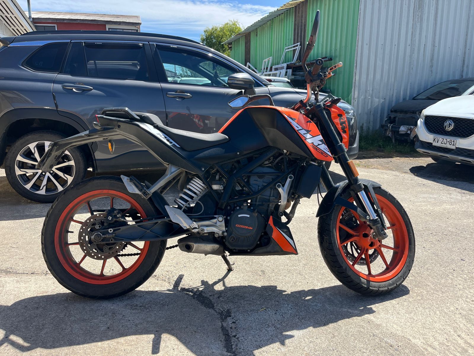 MOTO KTM DUKE 200 2022- HENRÍQUEZ FUENTEALBA