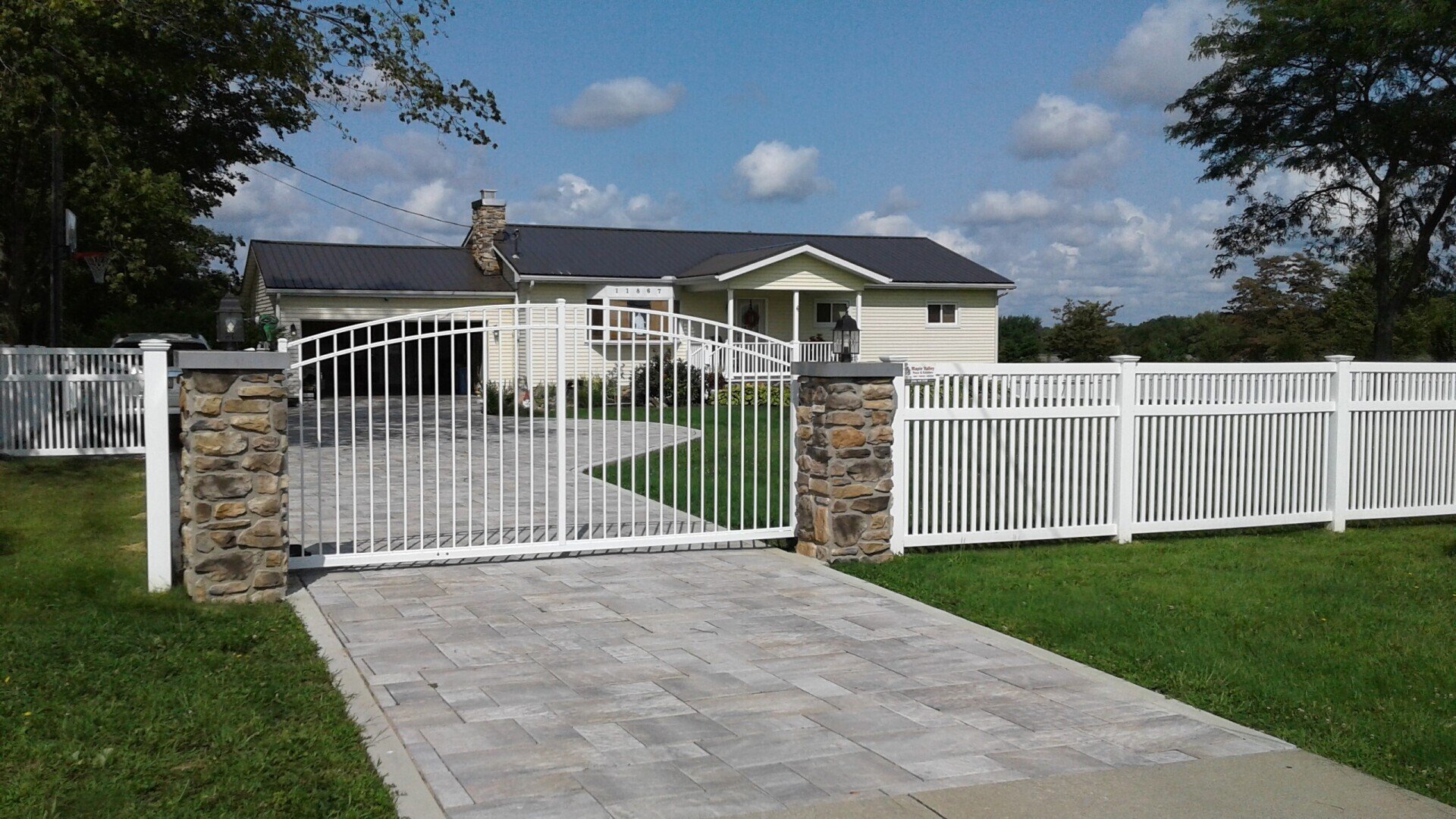 Gallery | Maple Valley Fence | energizer repair | farm fence | gates