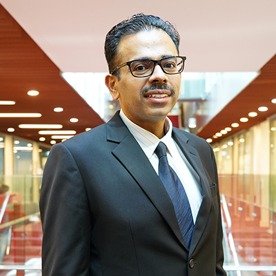 Khoa Kinh doanh và Quản trị