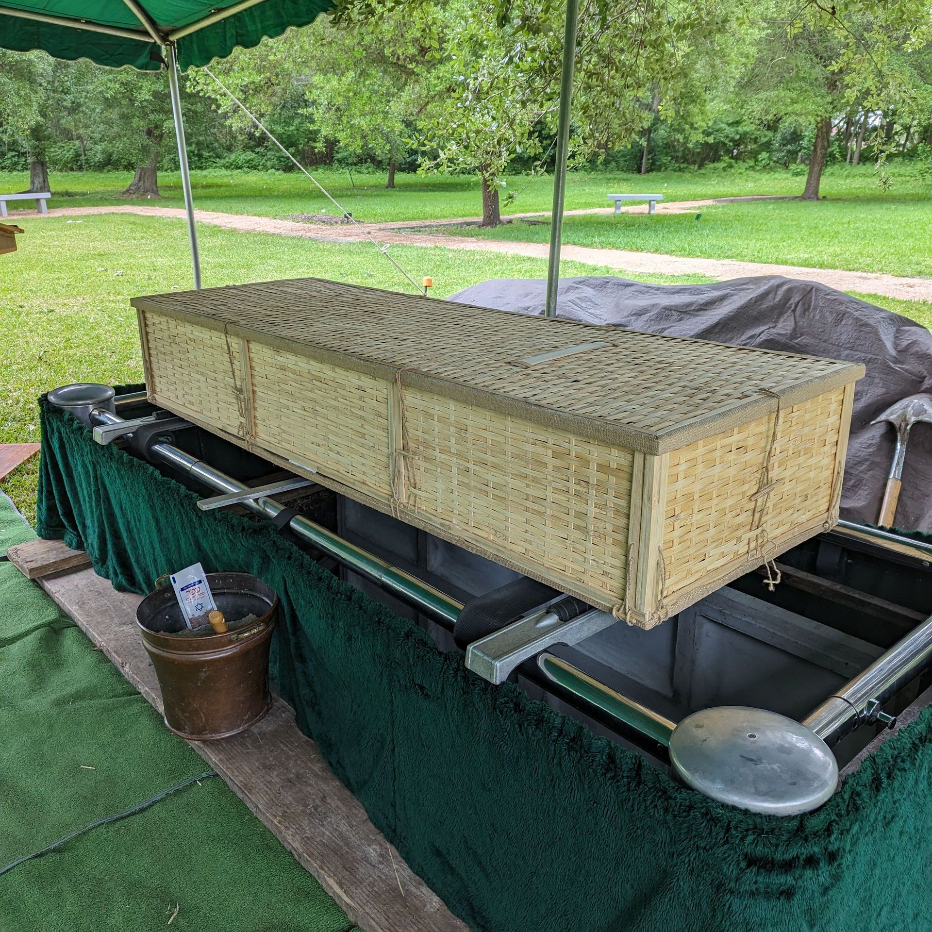 Jewish Funeral | Waldman Funeral Care