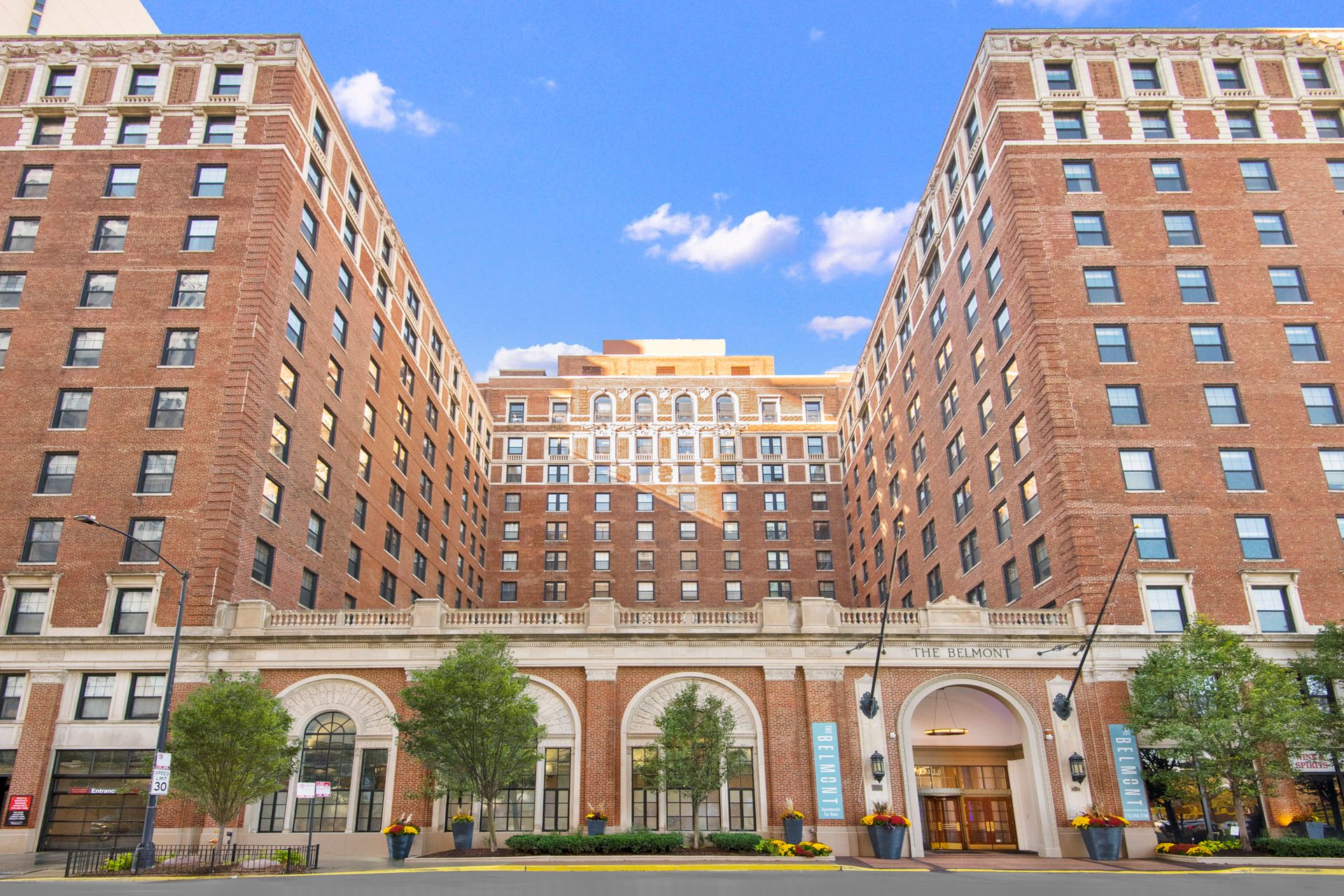 Gallery | The Belmont by Reside | Lakeview Apartments