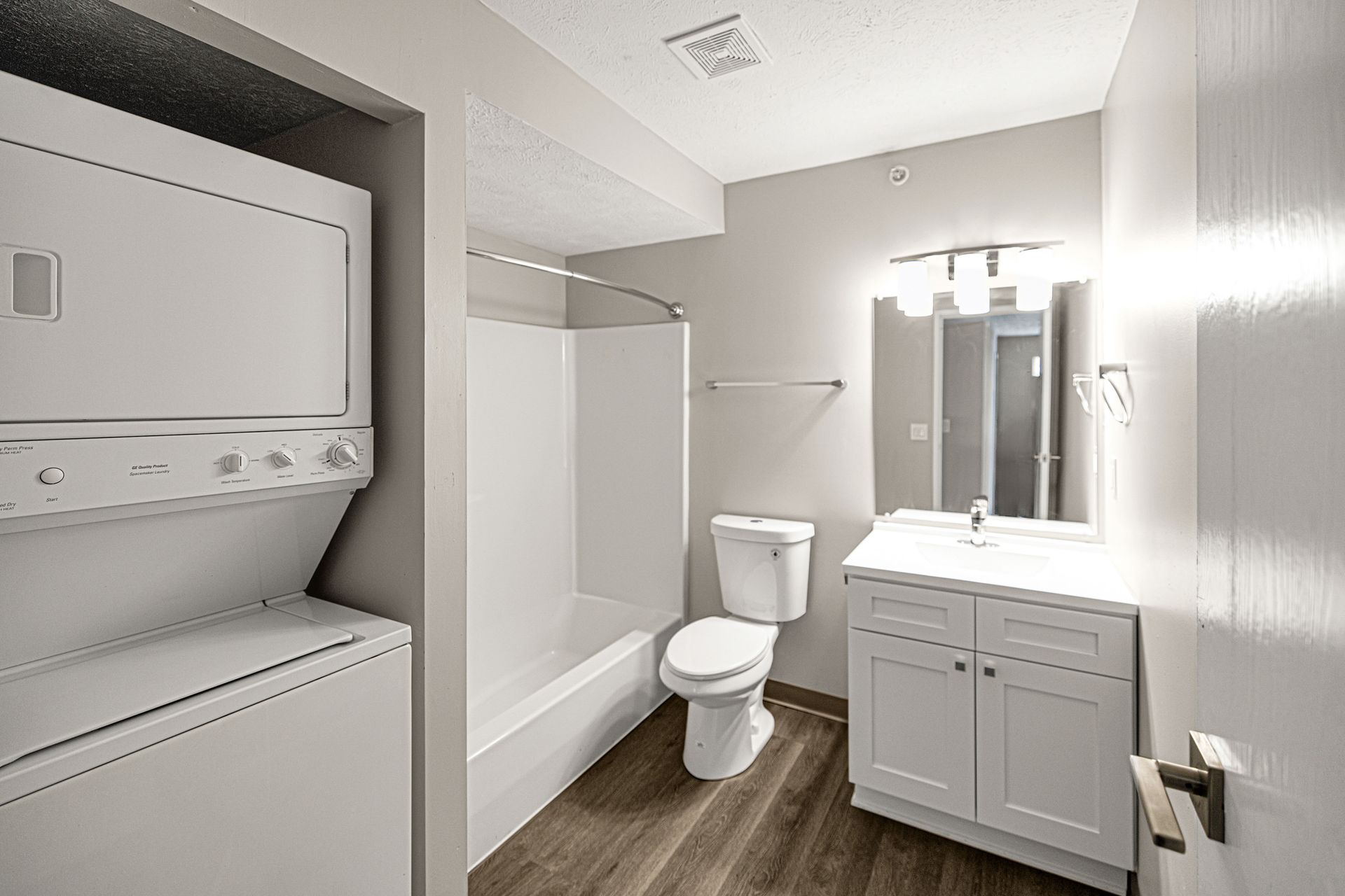 Gallery | Cherry Tree Village Apartments | Strongsville, OH.