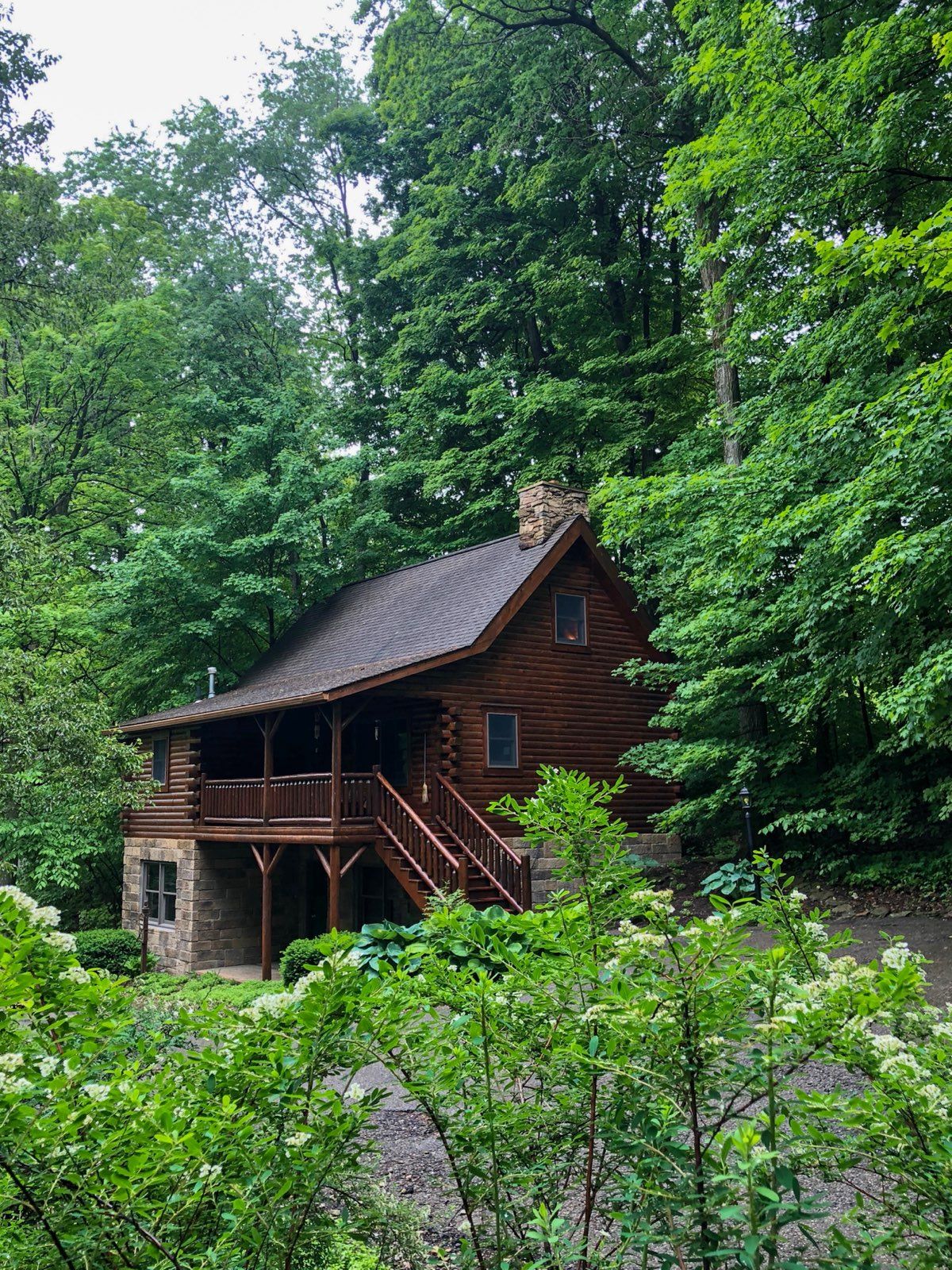 Cedar Log Cabins | Donna's Premier Lodging | Romantic Cabins in Amish ...