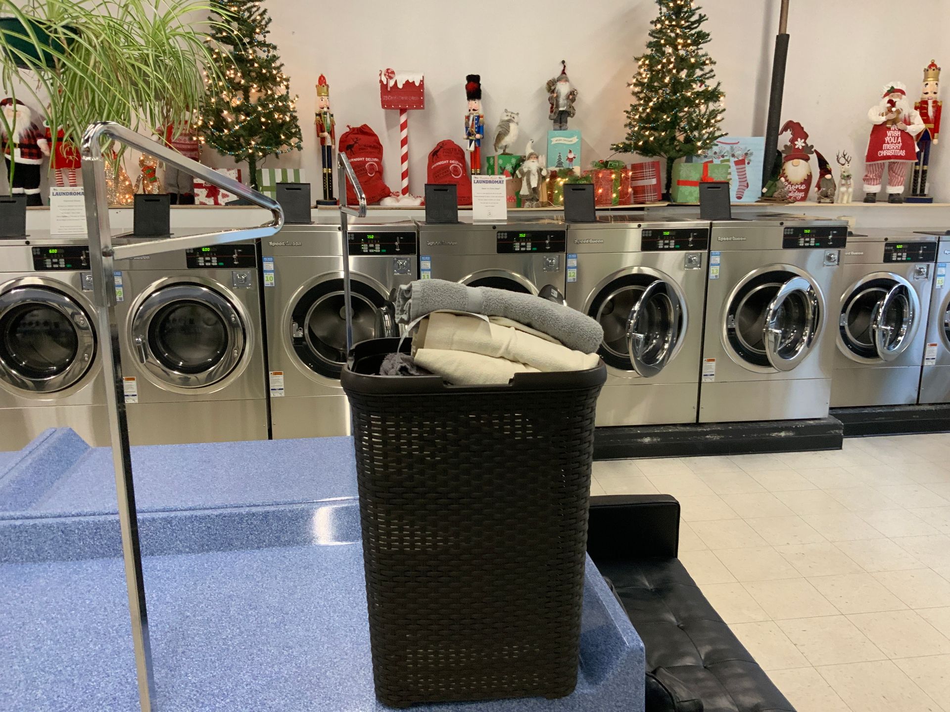 Freedom Road Laundromat | Laundry Service | New Windsor