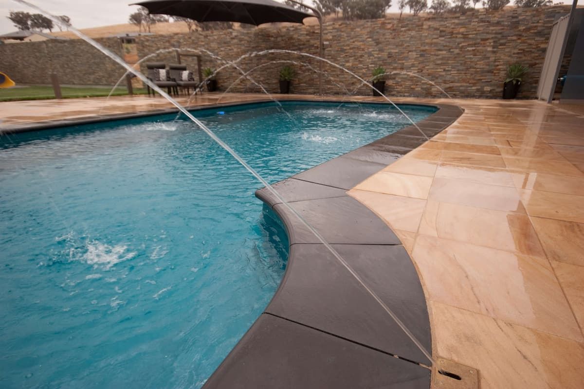Fibreglass Pools in Wagga Wagga | Freedom Pools & Spas Riverina