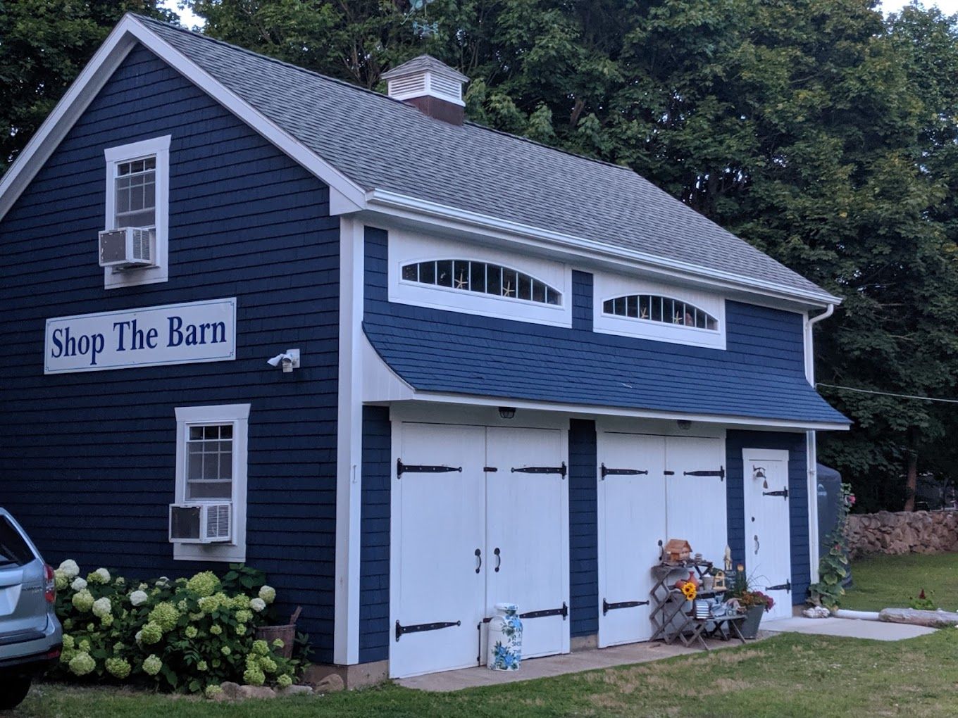 GENERAL STANTON INN | Colonial Inn by the Beach | Rhode Island