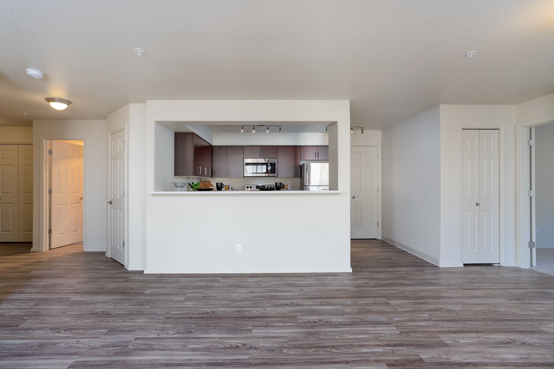 Apartment |. Edgewater Apartments