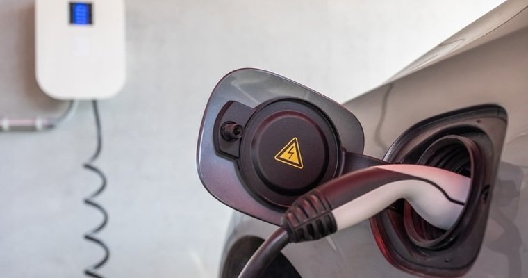 Choosing The Right EV Charging Hardware For Retail & Commercial