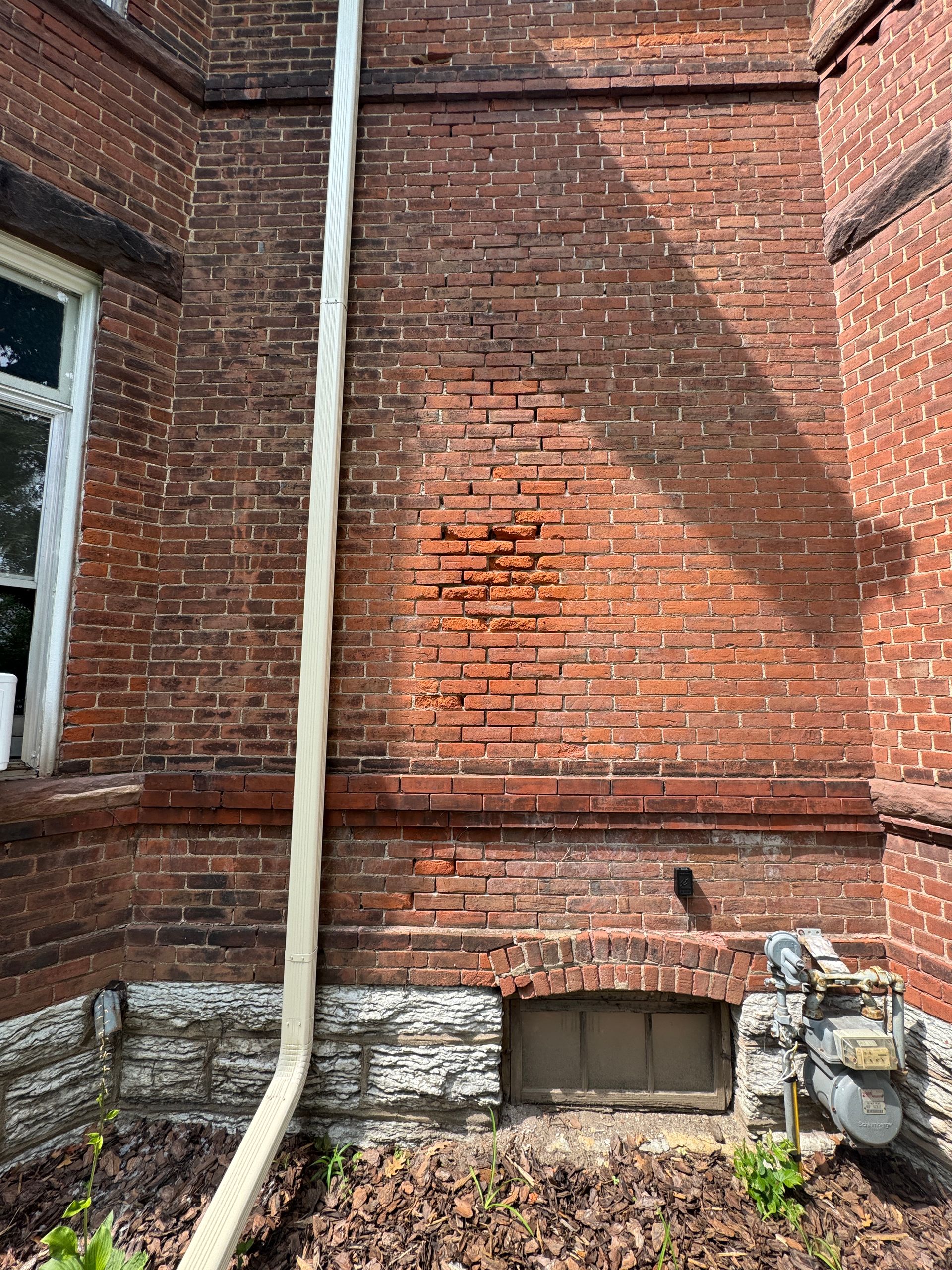 How Minnesota’s Freeze–Thaw Cycle Wears Down Your Brick & Stone