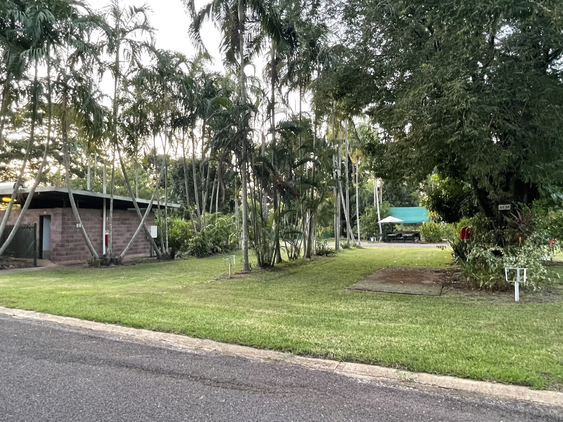 Caravan and Camp Sites | Darwin Boomerang Motel and Caravan Park, NT