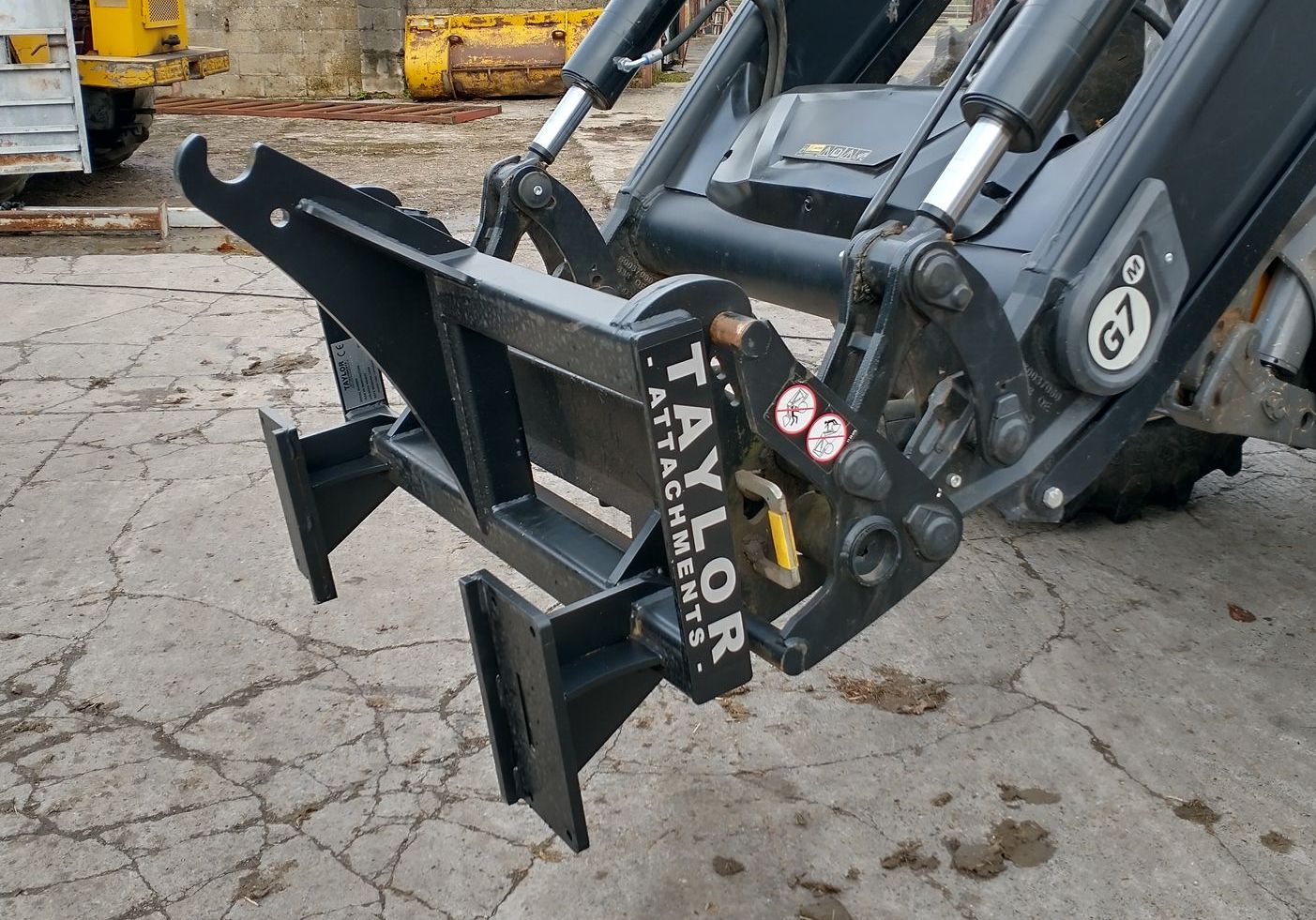 Taylor Attachments Products | Tractor Headstock Conversion Brackets
