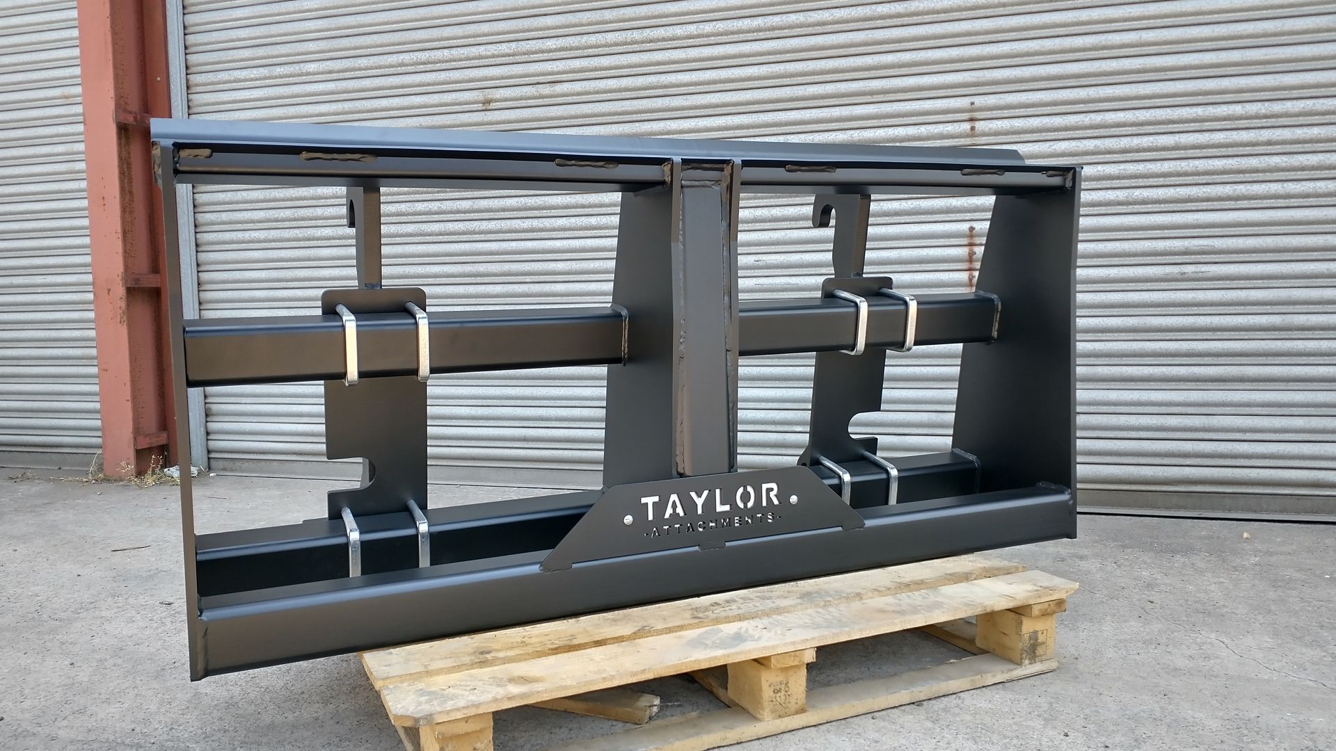 Taylor Attachments Products | Tractor Headstock Conversion Brackets