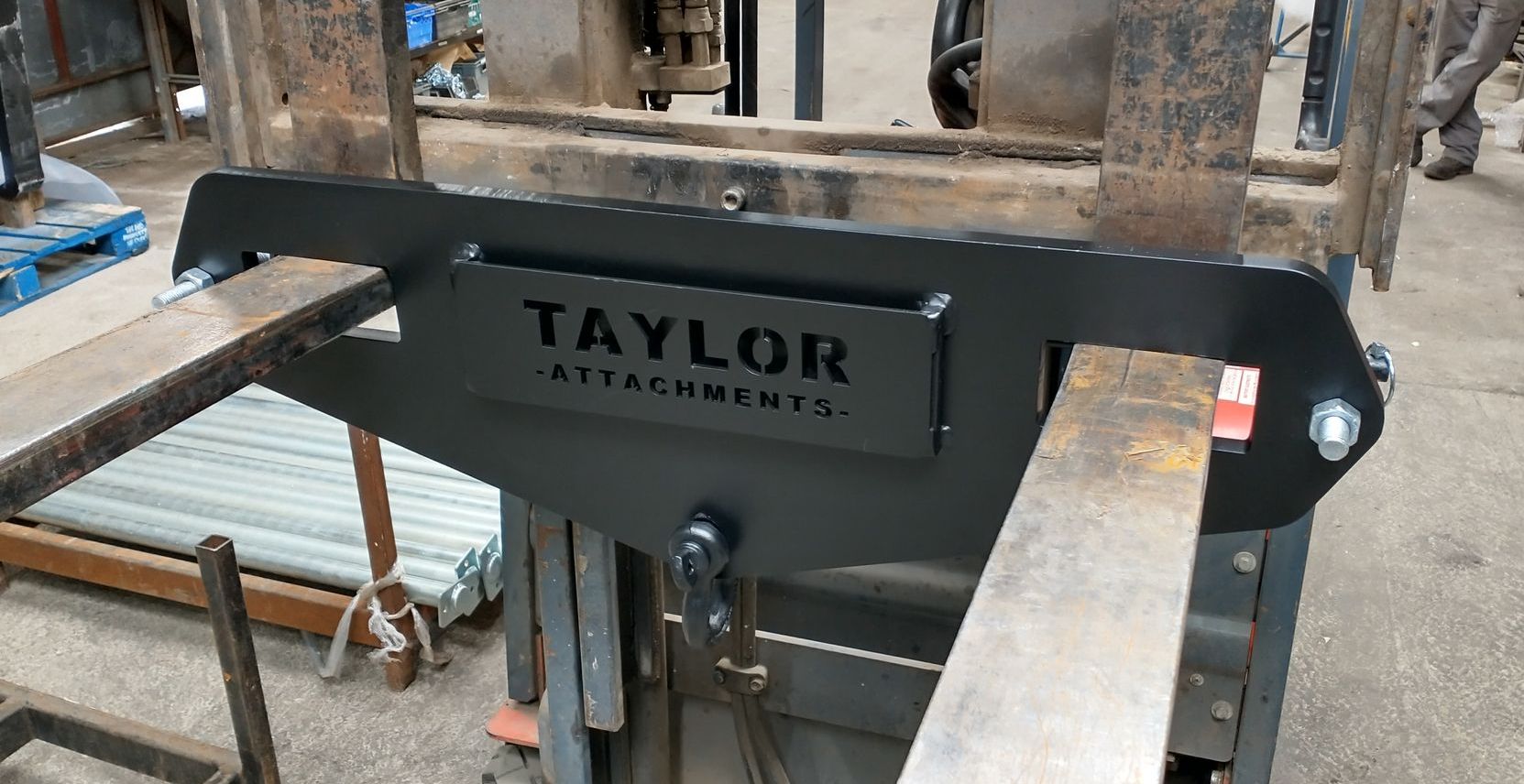 Taylor Attachments Products | Tractor Headstock Conversion Brackets