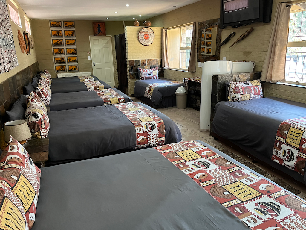 Umthombo Guesthouse | African Theme Rooms