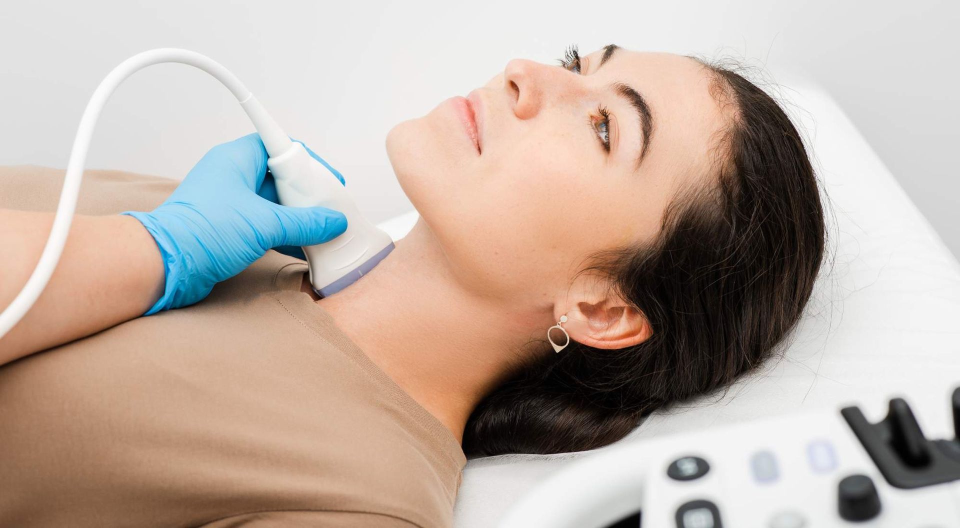 What Is the Relationship Between Thyroid Disease and Skin Issues?