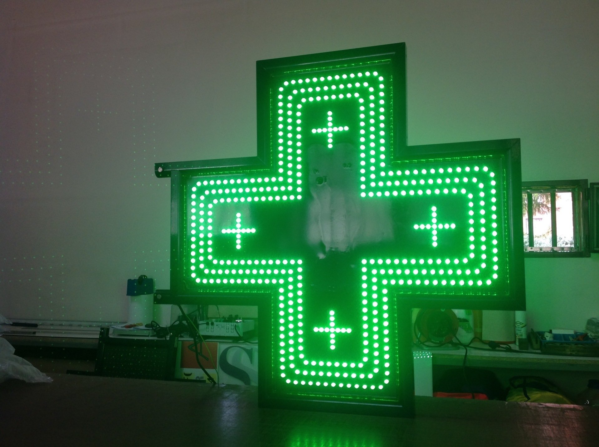 Croci luminose | San Lazzaro di Savena, BO | Nuova Neon Crea