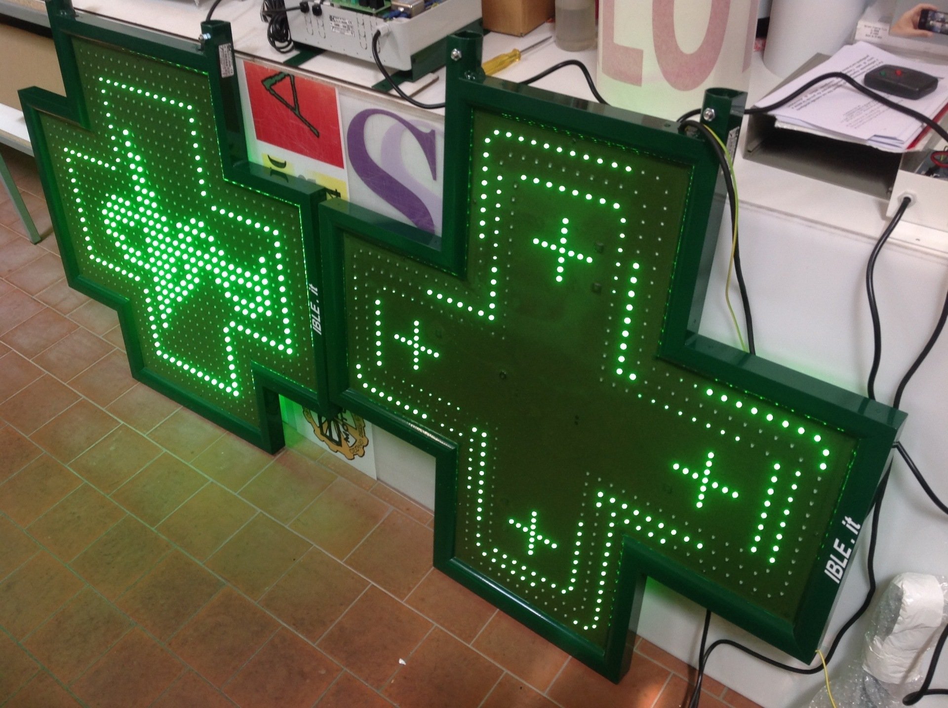 Croci luminose | San Lazzaro di Savena, BO | Nuova Neon Crea