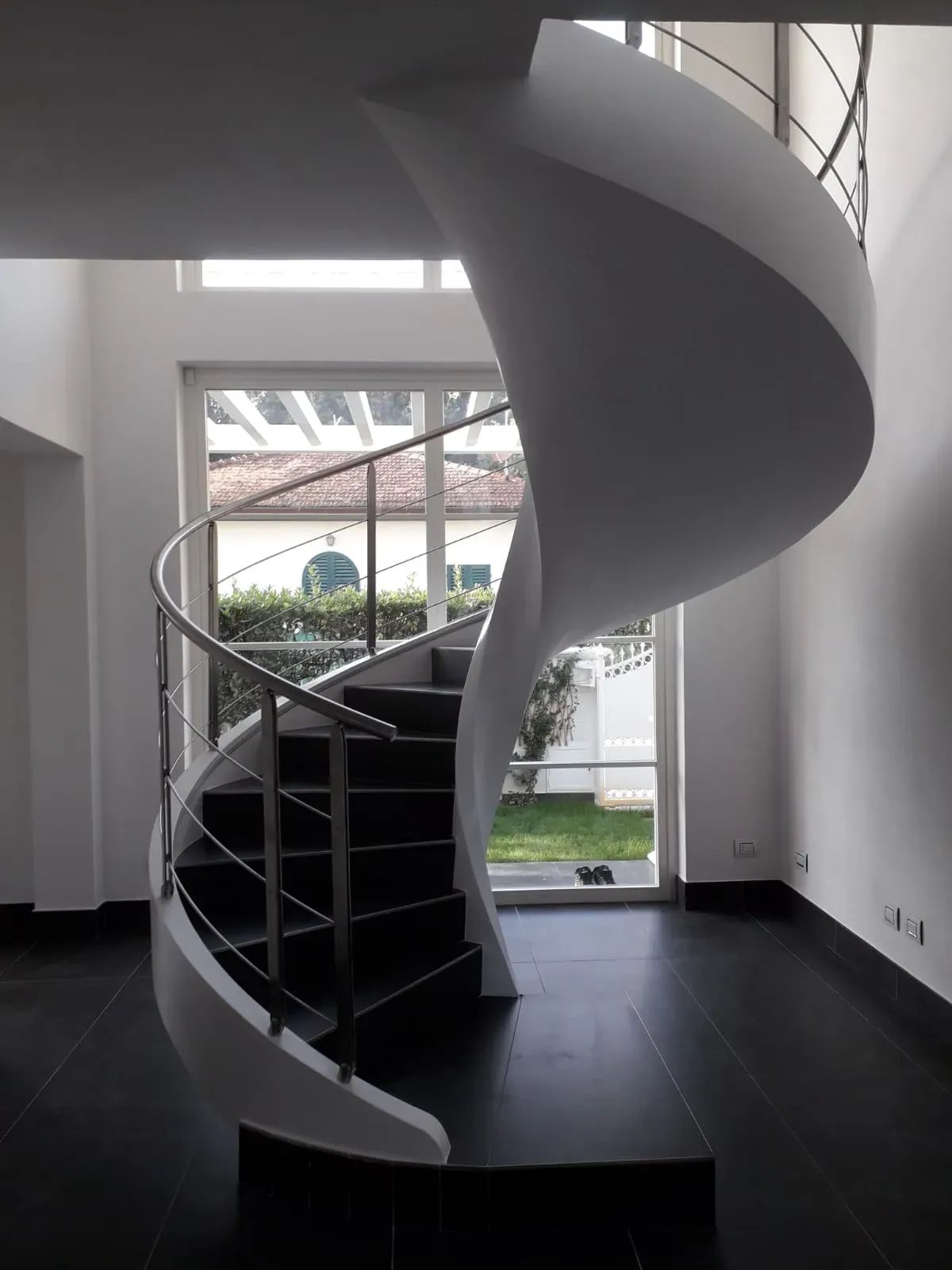 Scala Elicoidale in Cemento - Design e Costruzione | Scala Reale