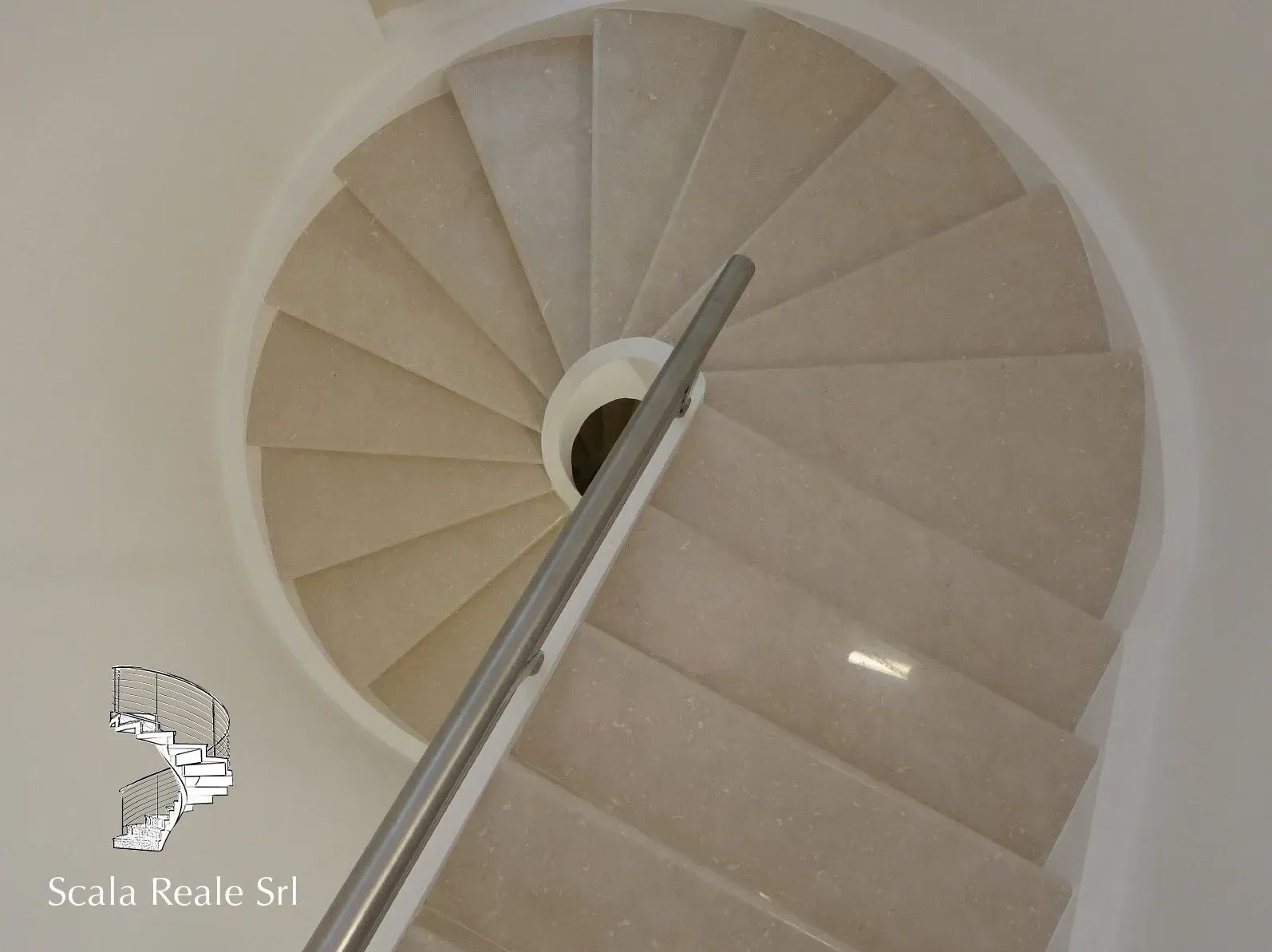 Scala Elicoidale in Cemento - Design e Costruzione | Scala Reale