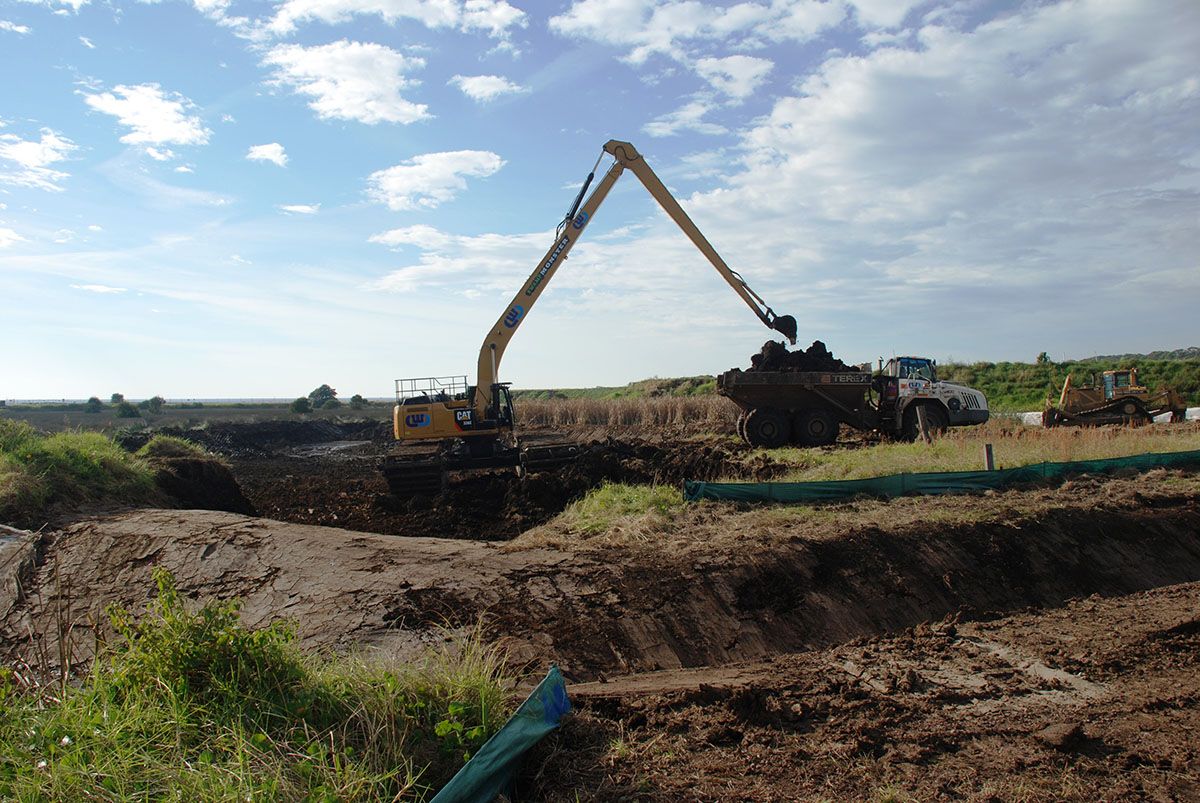 CAT 40T long-reach excavator hire | NSW