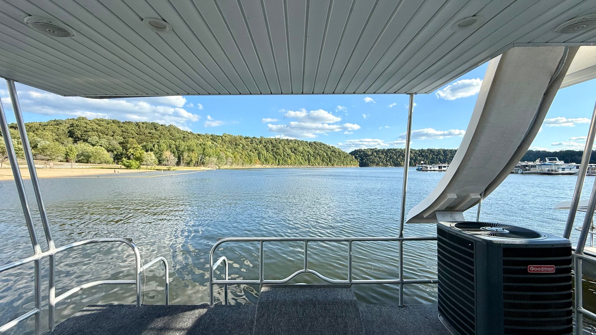 The Commodore | Central Kentucky | Holmes Bend Marina & Resort