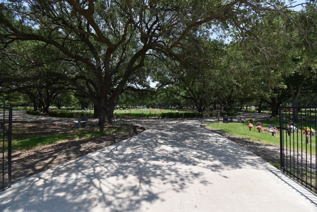 Our Cemetery | Integrity Funeral Home at Forest Lawn Cemetery