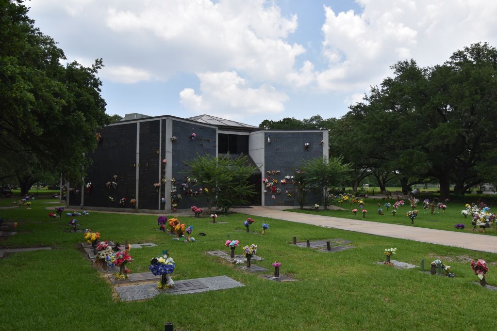 Our Cemetery | Integrity Funeral Home at Forest Lawn Cemetery