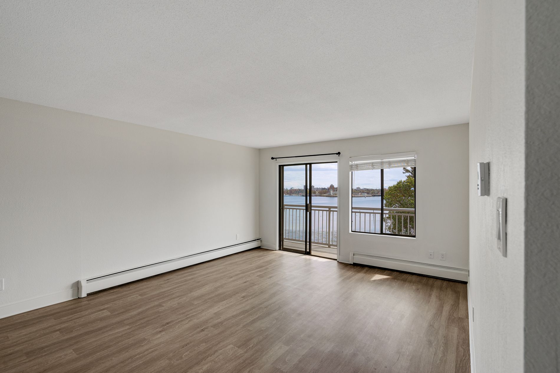 Seaside Place Apartments - Suites