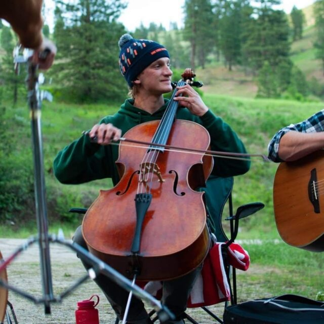 Cascade Raft & Kayak Guides & Staff