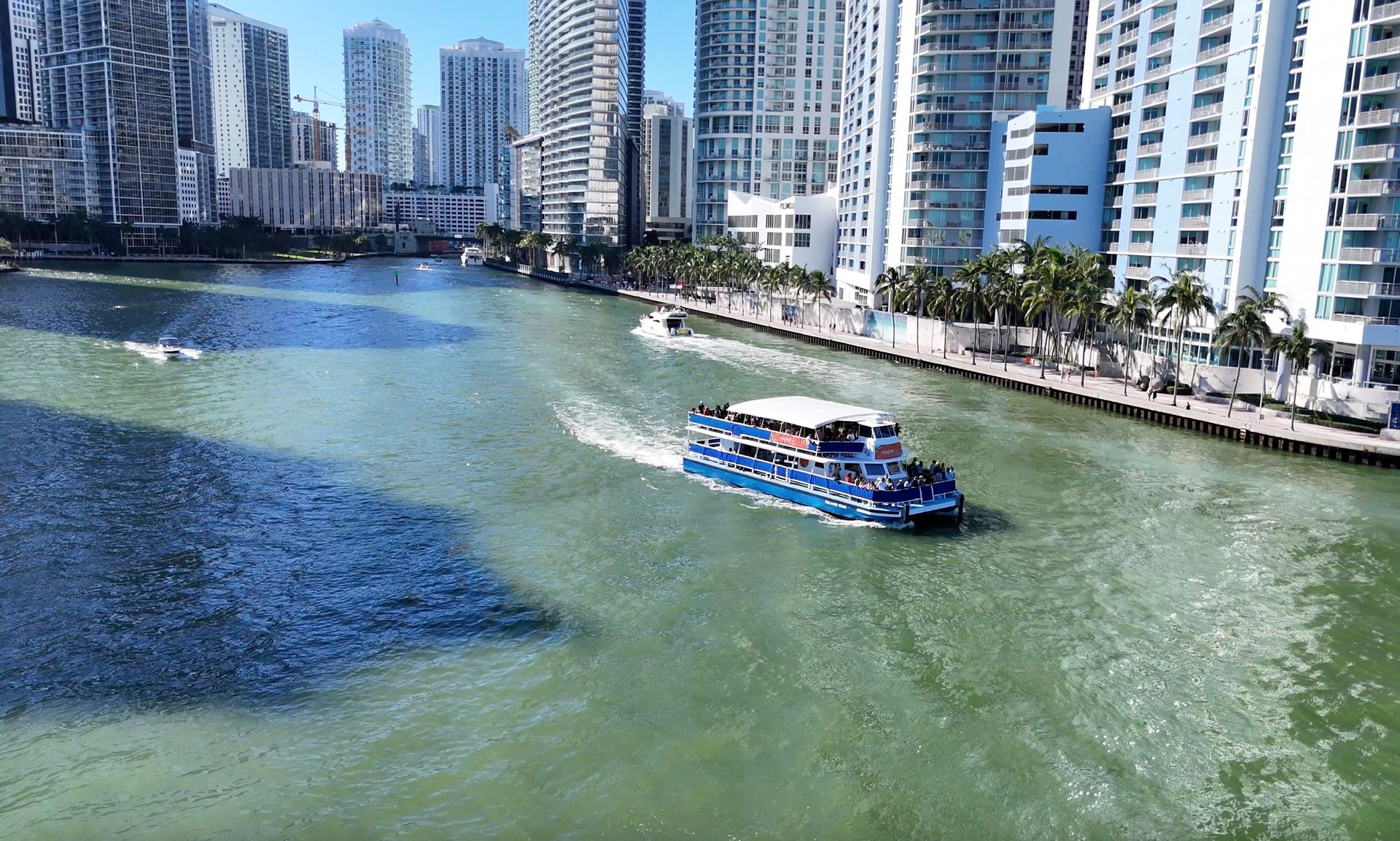 Miami Celebrity Boat Tour - 90 minute Star Island Cruises!