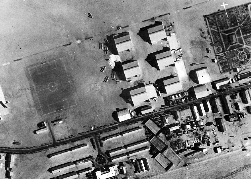 No 4 FLYING TRAINING SCHOOL