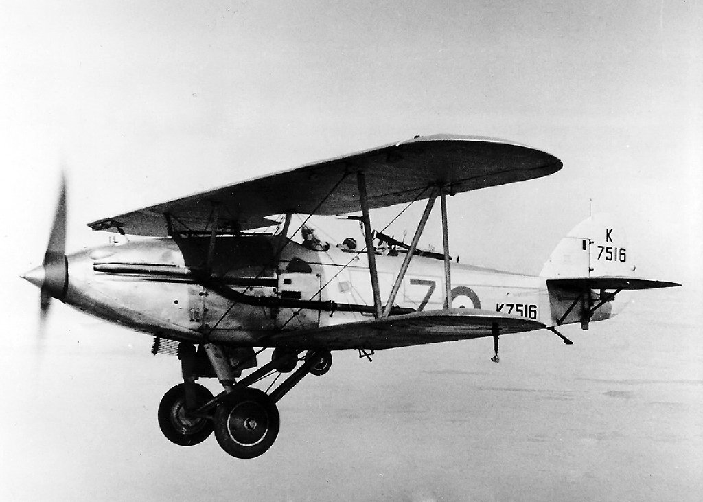 No 4 FLYING TRAINING SCHOOL