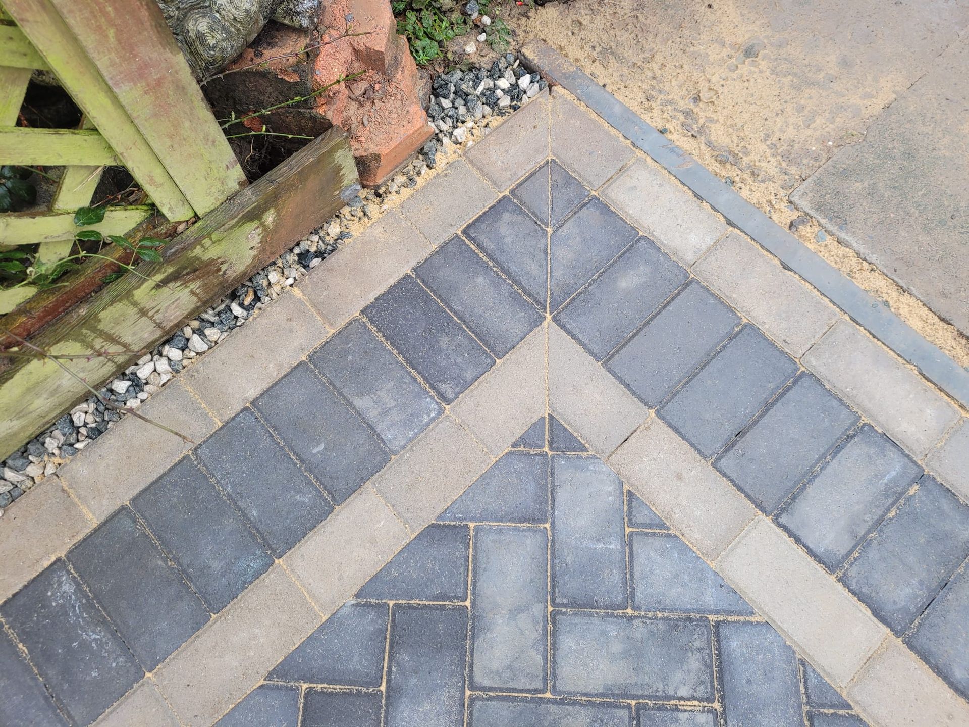 Driveways - Tarmac, Imprinted Concrete, Resin, Block Paving - DNA ...