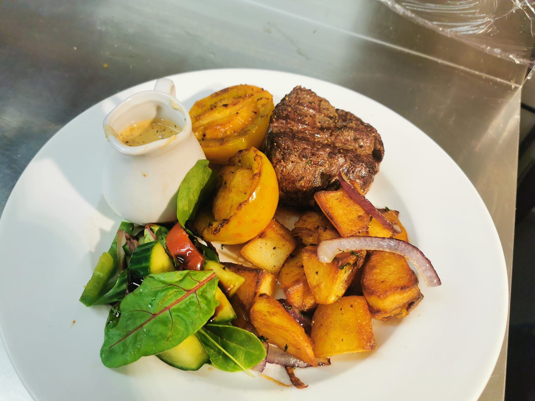 Delicious Food and Wine Menu | The Elm Tree Pub, Ringwood