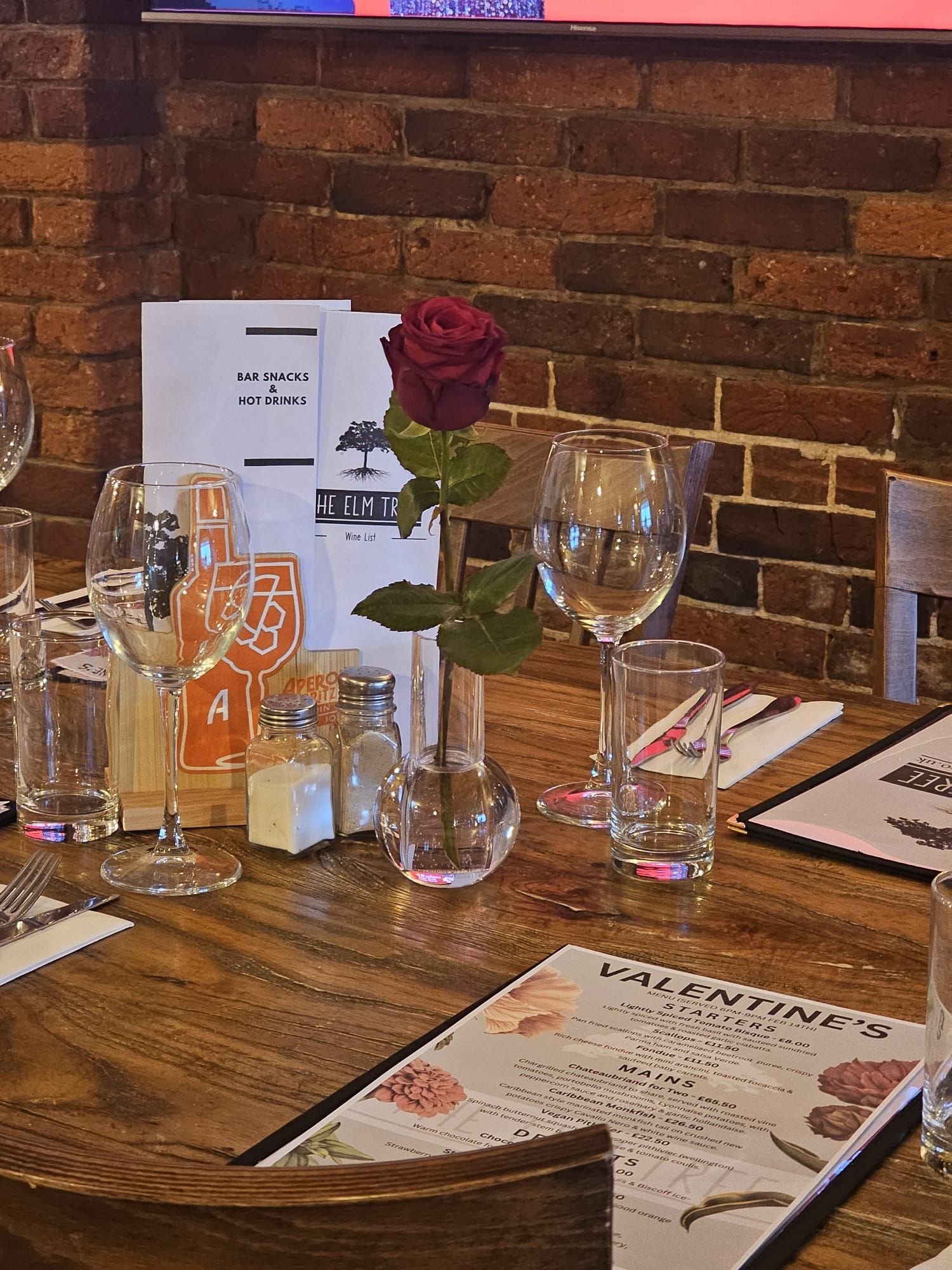 Delicious Food and Wine Menu | The Elm Tree Pub, Ringwood